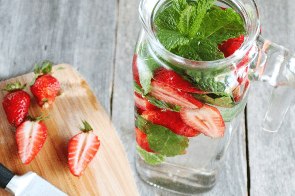 8 Delicious Fruit Infused Detox Waters - PinkWhen