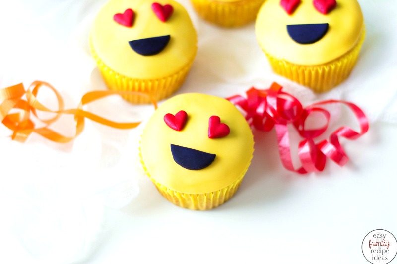 Emoji Cupcakes - Cutest Heart Emoji Cupcakes - PinkWhen