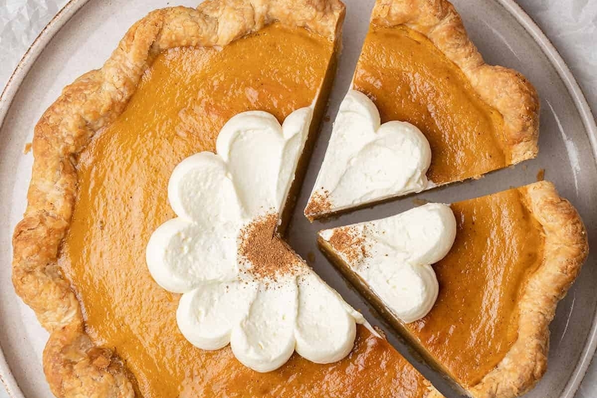 Pumpkin Pie Recipes Your Guests Will Love - PinkWhen