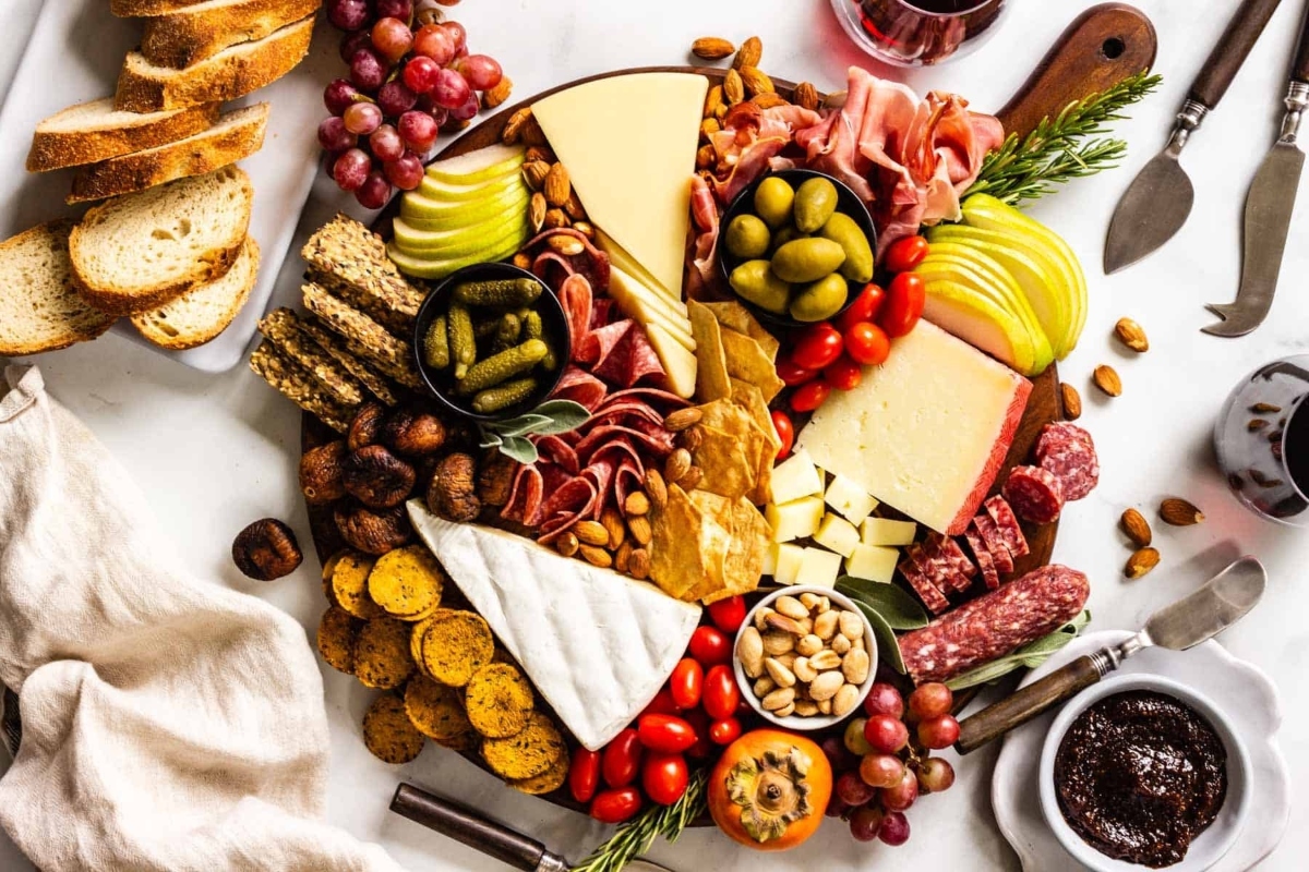 Christmas Charcuterie Boards - PinkWhen