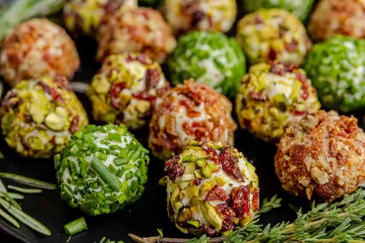 Cheese Ball Recipes That Your Crackers Will Love - PinkWhen