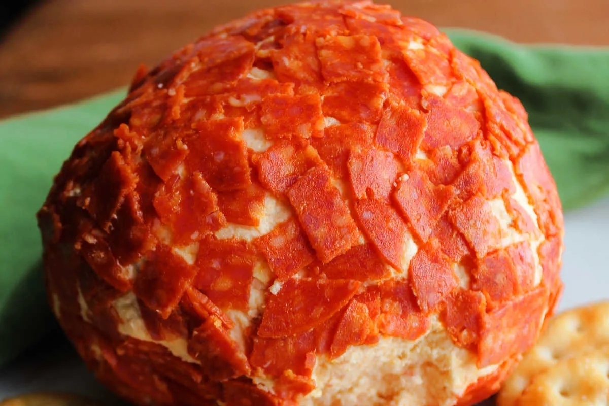 Cheese Ball Recipes That Your Crackers Will Love - PinkWhen