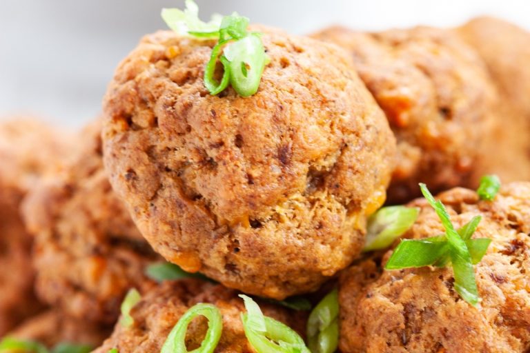 48 Easy Bite-Sized Appetizers Party Guests Will Love - PinkWhen