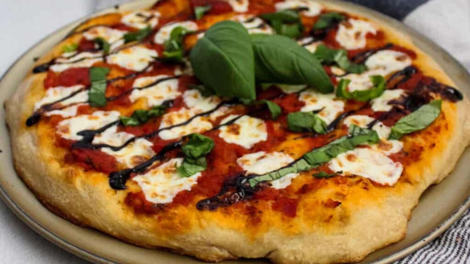 25 Easy Pizza Recipes That Taste Better Homemade - PinkWhen