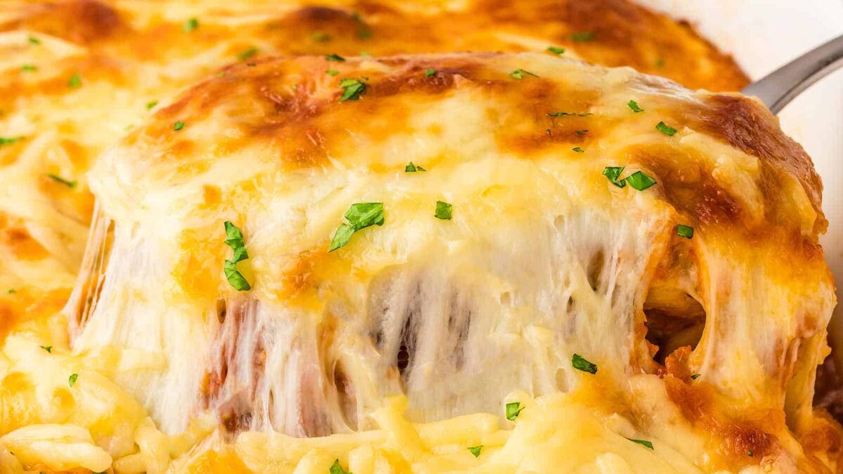 39 Easy Cheesy Dinner Ideas Perfect For Busy Weeknights - PinkWhen