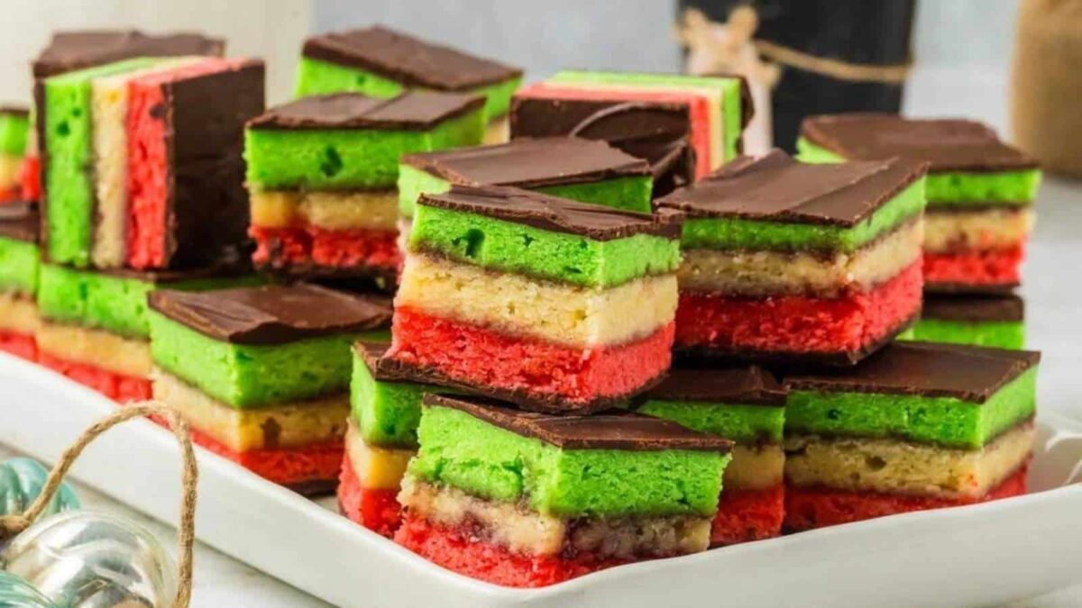 31 Top Layered Desserts Everyone Is Sharing This Year - PinkWhen