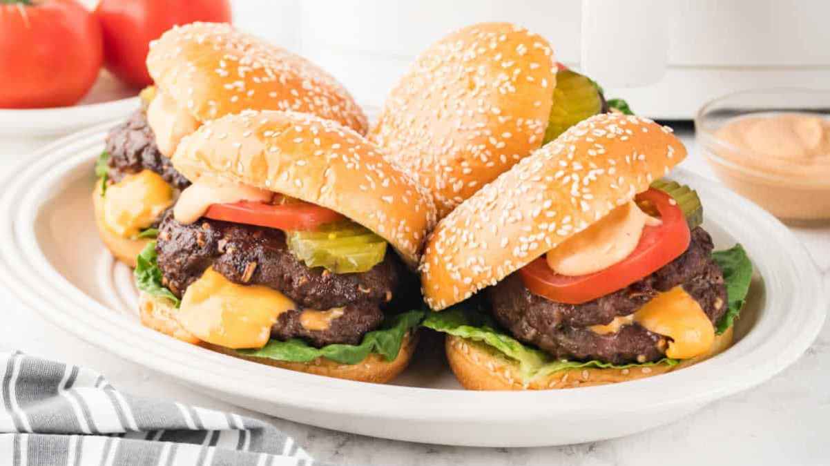 Delicious Burger Recipes That Can't Be Beat - PinkWhen