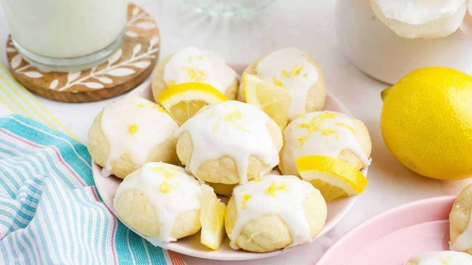 27 Easy Lemon Desserts That’ll Stand Out at Any Holiday Party - PinkWhen