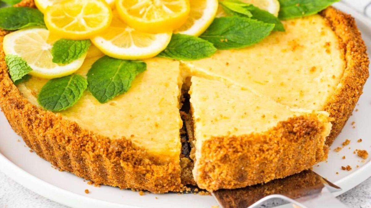 27 Easy Lemon Desserts That’ll Stand Out at Any Holiday Party - PinkWhen